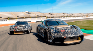 Porsche 718 Cayman GT4 ePerformance de Mission R | AUTO Magazine