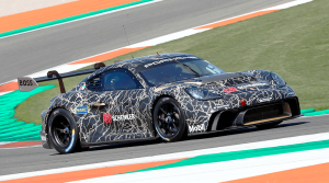 Porsche 718 Cayman GT4 ePerformance de Mission R | AUTO Magazine